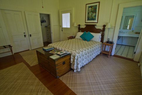 Meet the Frog Choir, the Tropics & Warm Hospitality at Hilo's Shipman ...